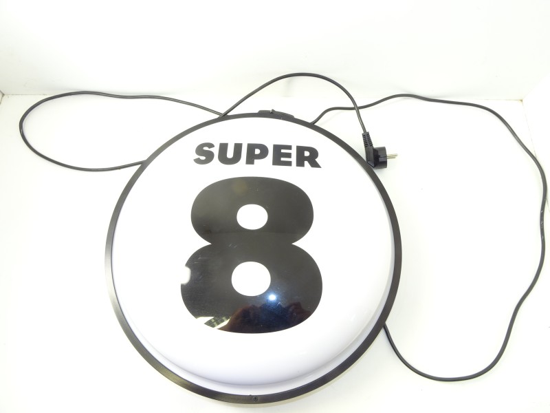 Reclameverlichting: Super 8, Bier - Kringwinkel