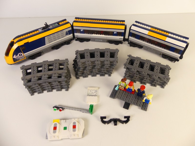 Lego City trein 60197 - Kringwinkel