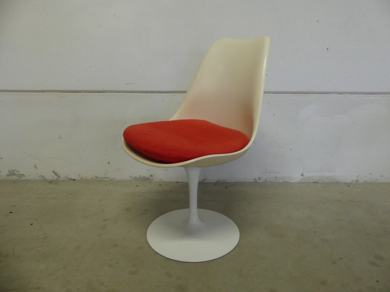 originele Tulp stoel - Eero Saarinen - Knoll - Kringwinkel