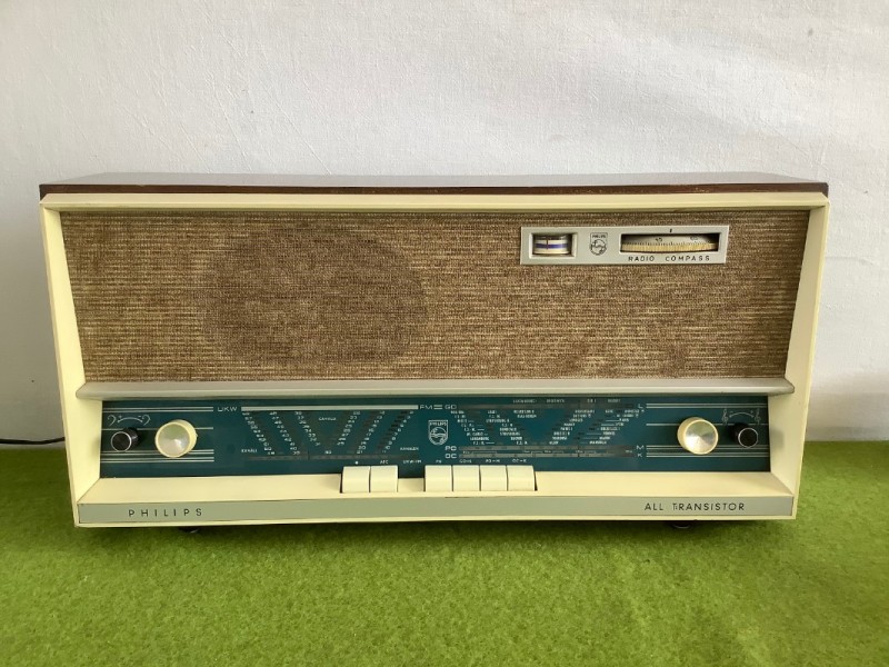 Vintage Philips All Transistor radio - Kringwinkel